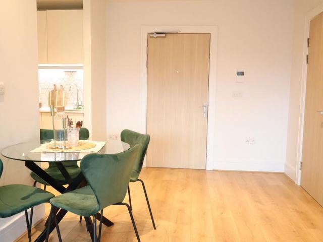 2 bedroom apartment to rent
