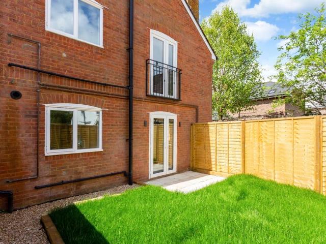 2 bedroom apartment to rent