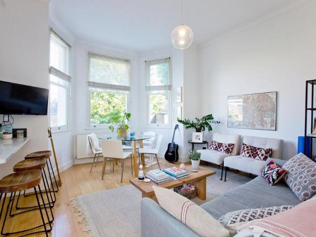 2 bedroom apartment to rent