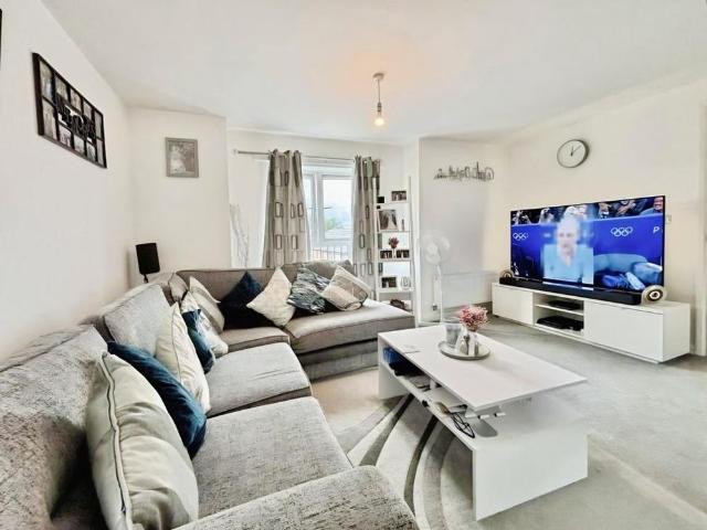 2 bedroom apartment to rent