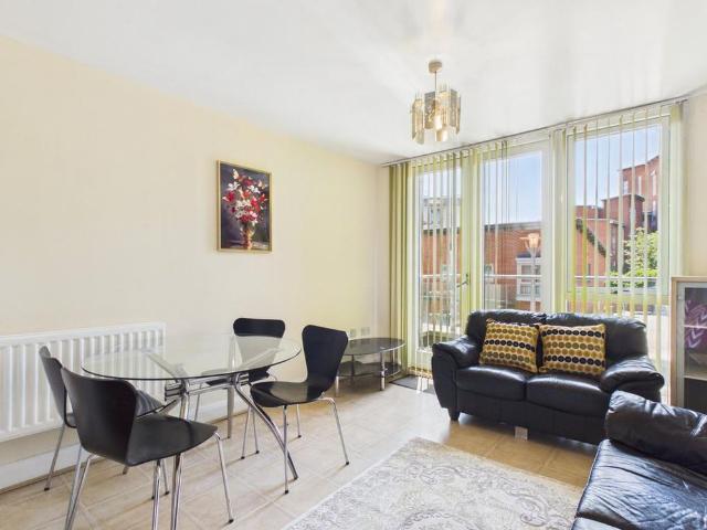 2 bedroom apartment to rent