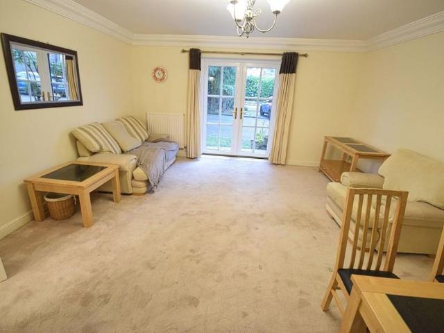 2 bedroom apartment to rent