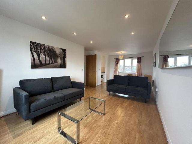 2 bedroom apartment to rent