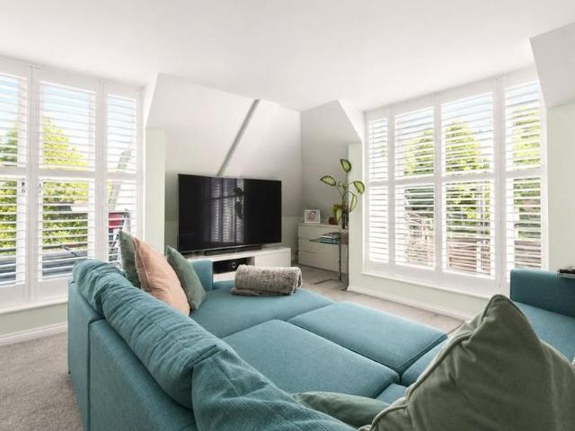 2 bedroom apartment to rent