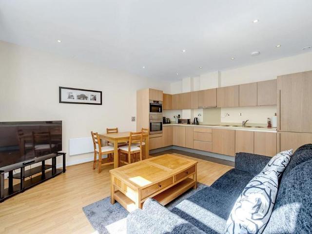 2 bedroom apartment to rent