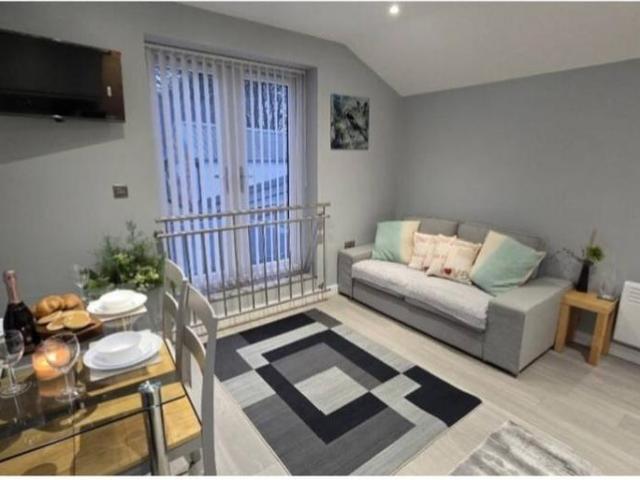 2 bedroom apartment to rent