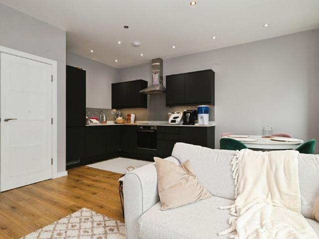 2 bedroom apartment to rent