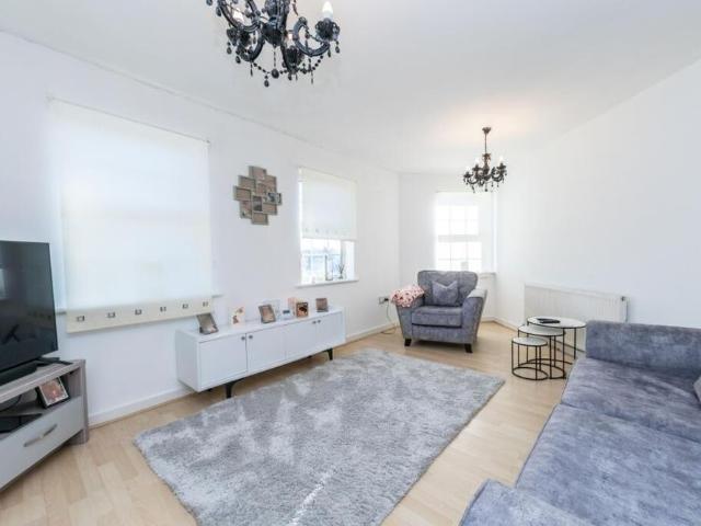 2 bedroom apartment to rent