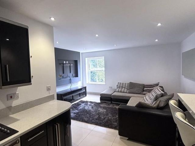 2 bedroom apartment to rent
