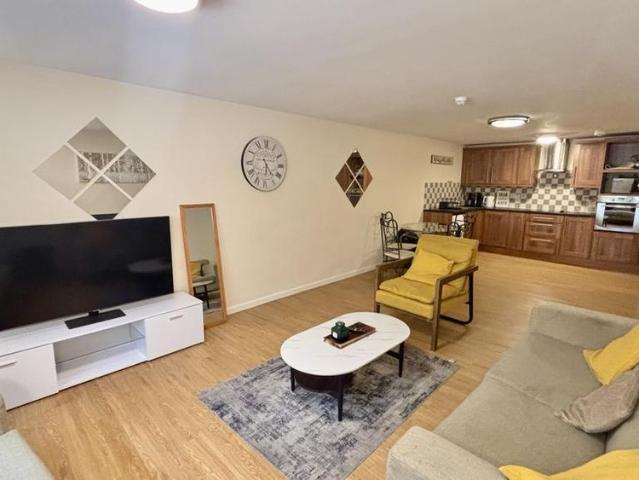 2 bedroom apartment to rent