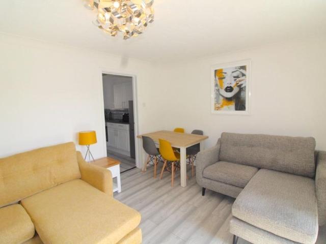 2 bedroom apartment to rent