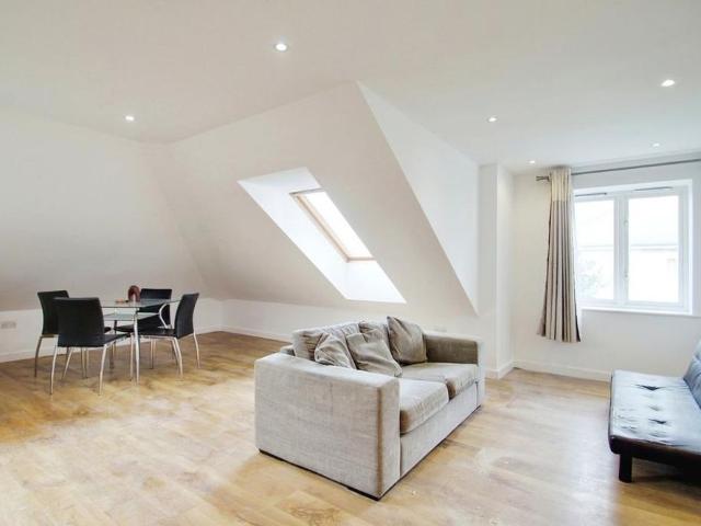 2 bedroom apartment to rent
