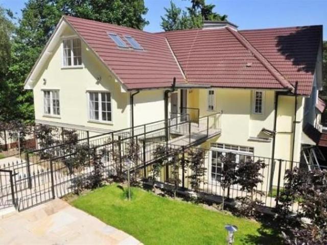 2 bedroom apartment to rent