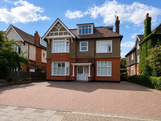 2 bedroom apartment to rent