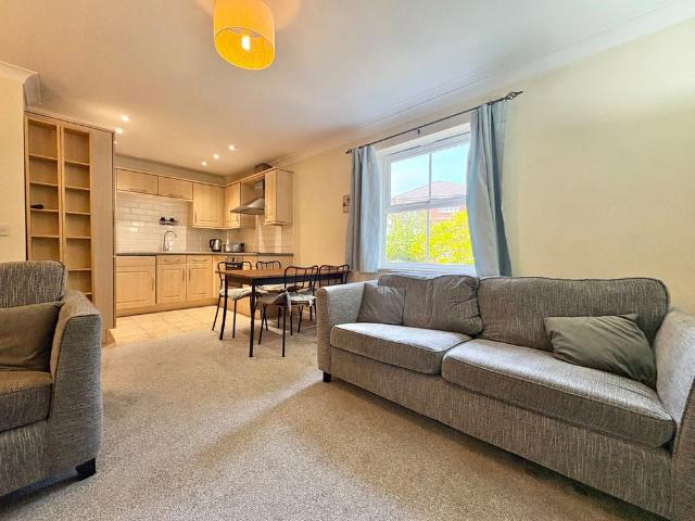 2 bedroom apartment to rent