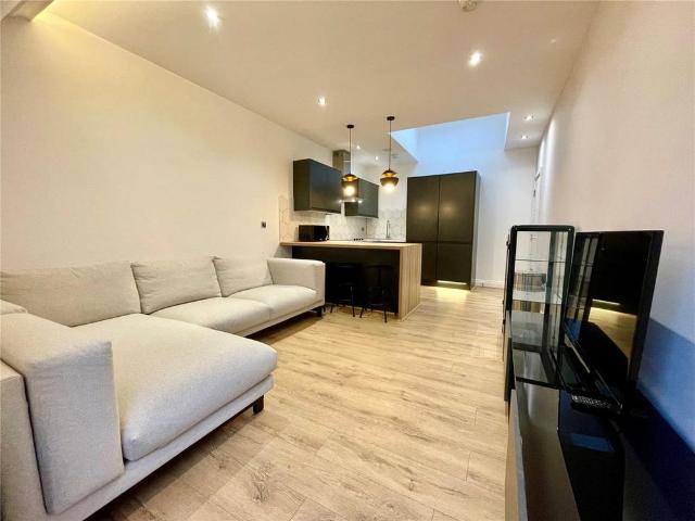 2 bedroom apartment to rent