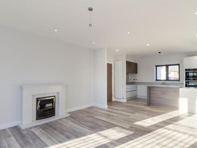 2 bedroom apartment to rent