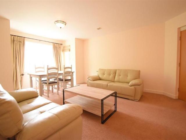 2 bedroom apartment to rent