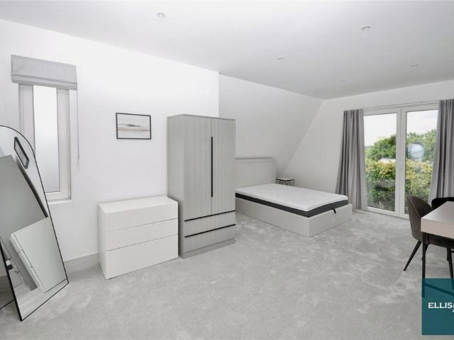 2 bedroom apartment to rent