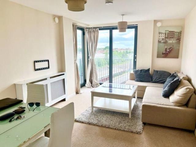 2 bedroom apartment to rent
