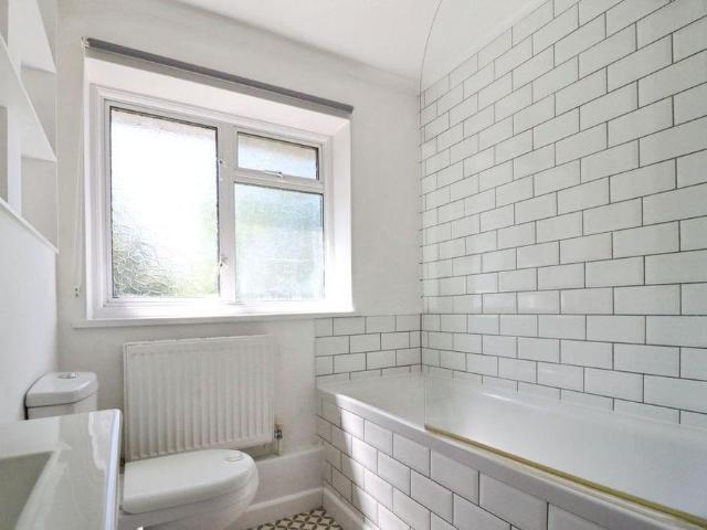 2 bedroom apartment to rent