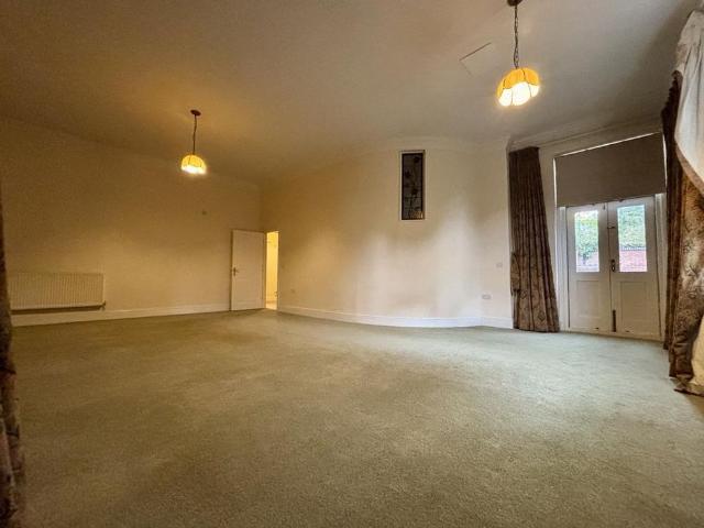 2 bedroom apartment to rent