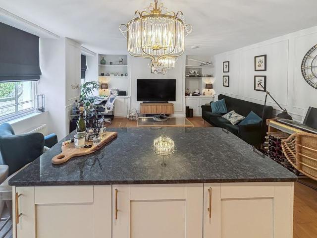 2 bedroom apartment to rent
