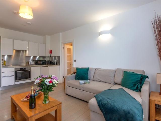 2 bedroom apartment to rent