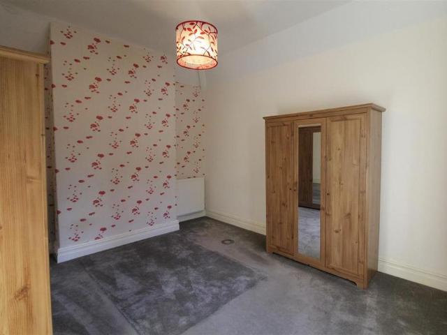 2 bedroom apartment to rent