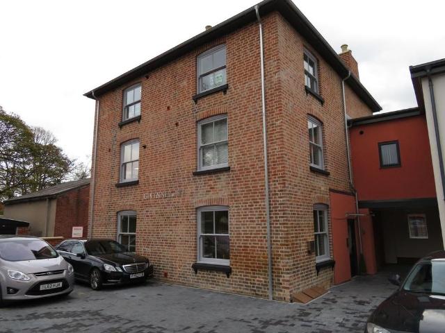 2 bedroom apartment to rent