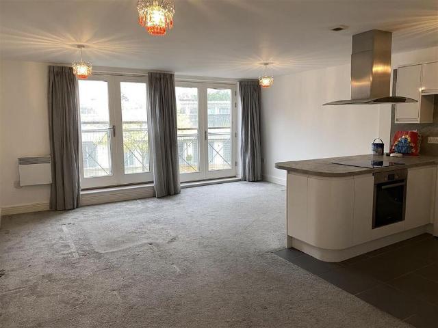 2 bedroom apartment to rent