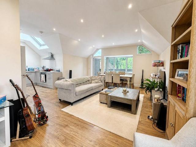2 bedroom apartment to rent