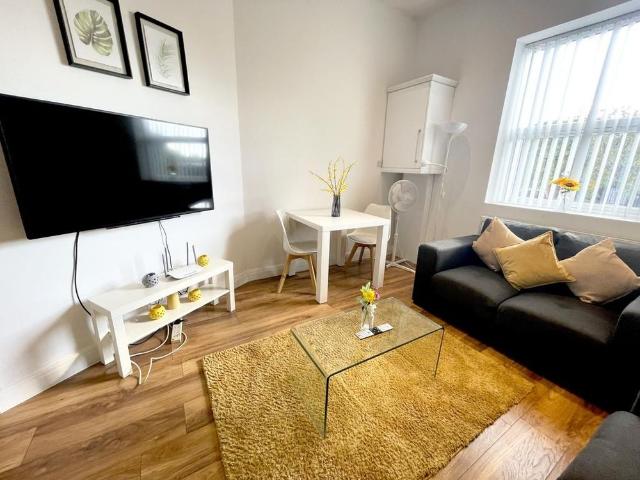 2 bedroom apartment to rent