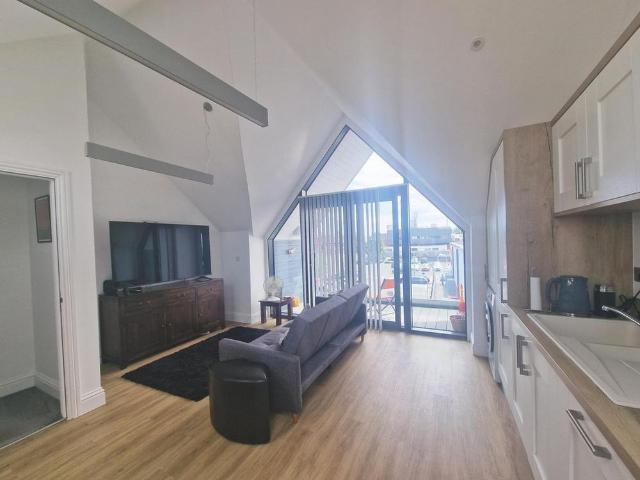 2 bedroom apartment to rent