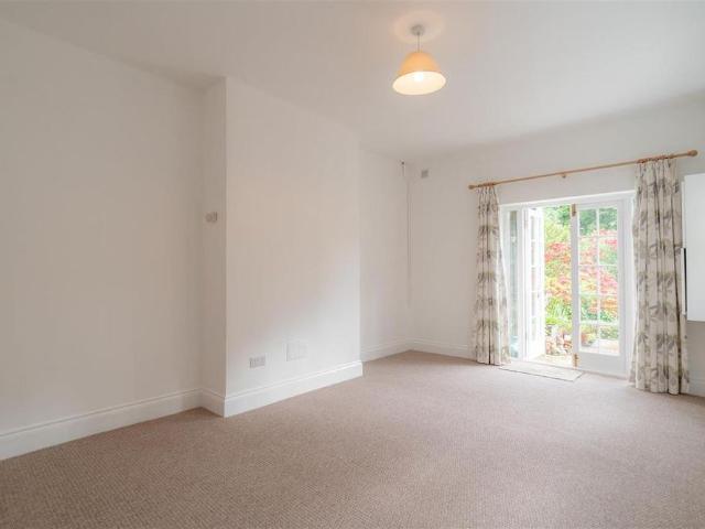 2 bedroom apartment to rent