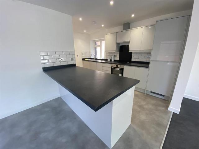 2 bedroom apartment to rent