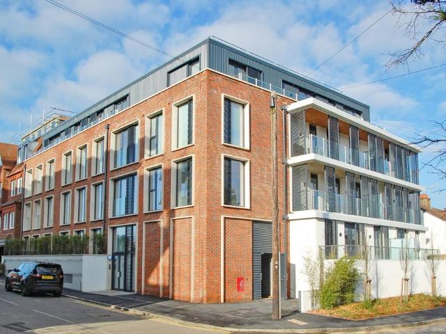 2 bedroom apartment to rent