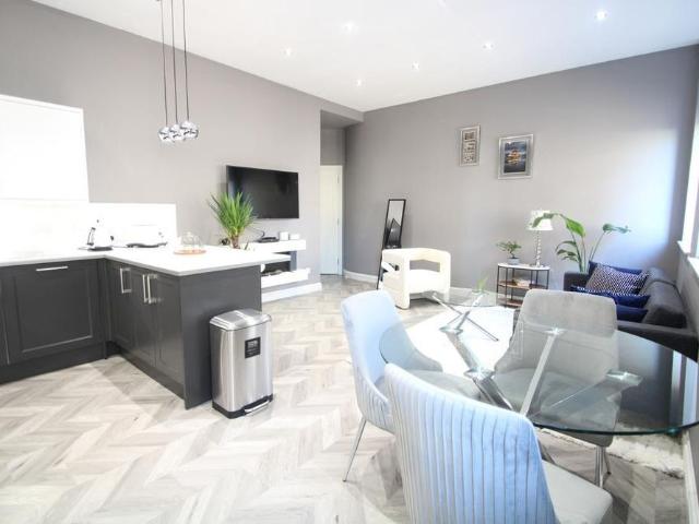 2 bedroom apartment to rent