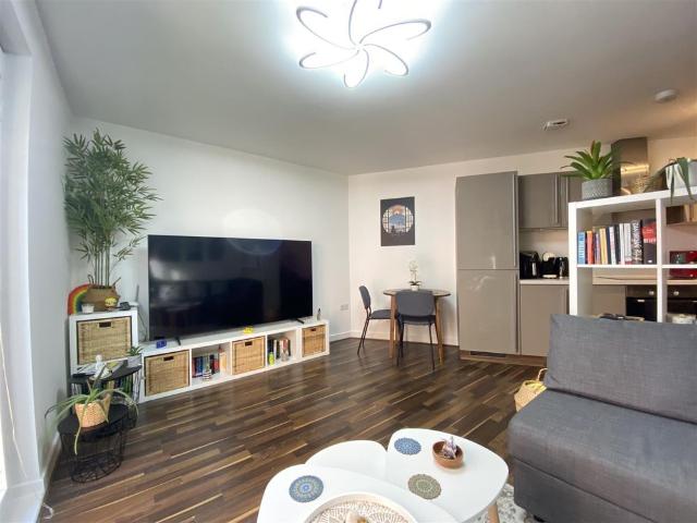 2 Bedroom Apartment To Rent