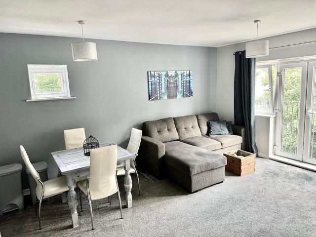 2 bedroom apartment to rent