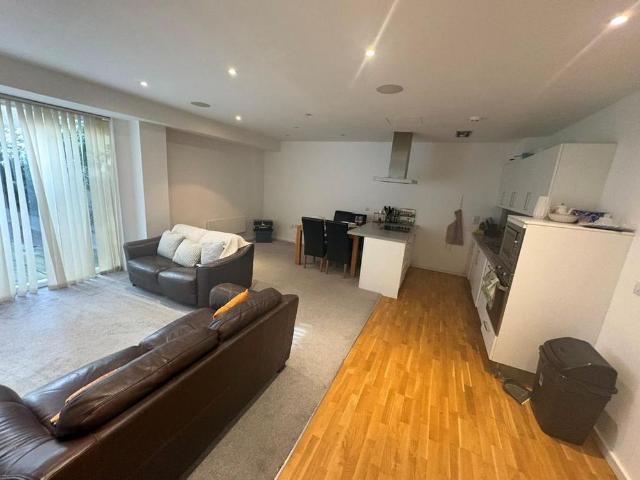 2 bedroom apartment to rent