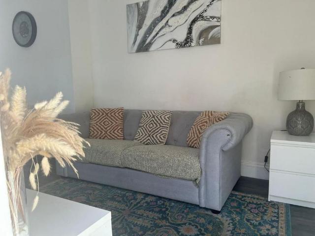 2 bedroom apartment to rent