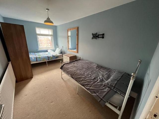 2 bedroom apartment to rent
