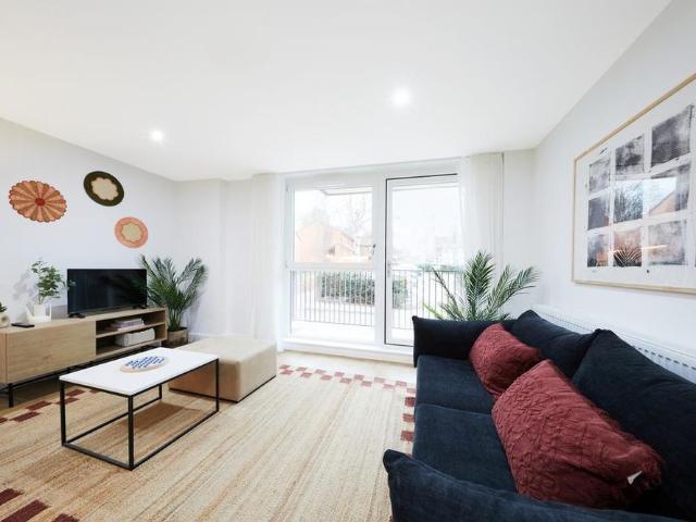 2 bedroom apartment to rent