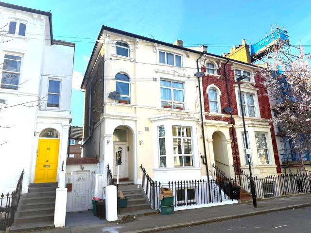 2 bedroom apartment to rent
