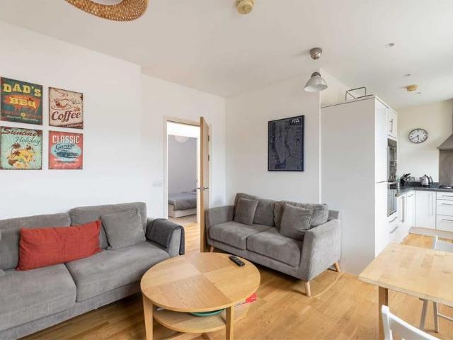 2 bedroom apartment to rent