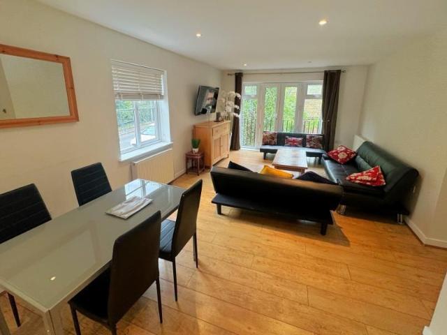 2 bedroom apartment to rent