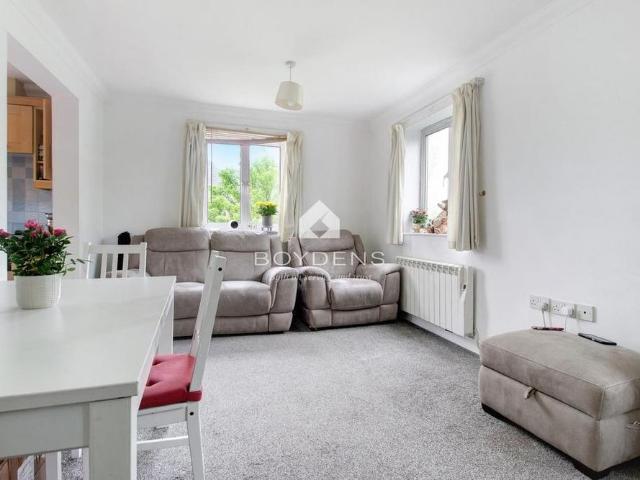 2 bedroom apartment to rent