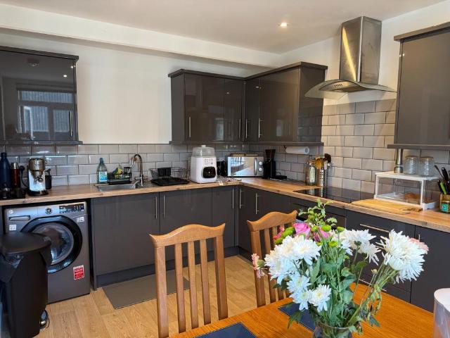 2 bedroom apartment to rent