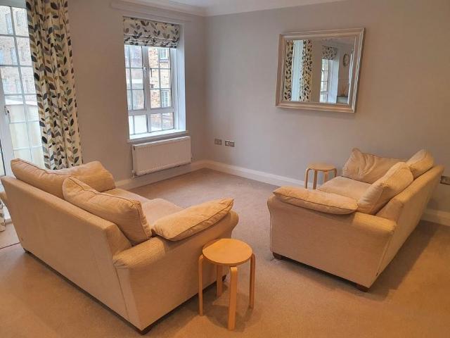2 bedroom apartment to rent